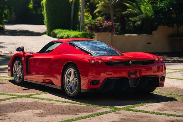 Raríssima Ferrari de Fernando Alonso vai a leilão e preço pode chegar