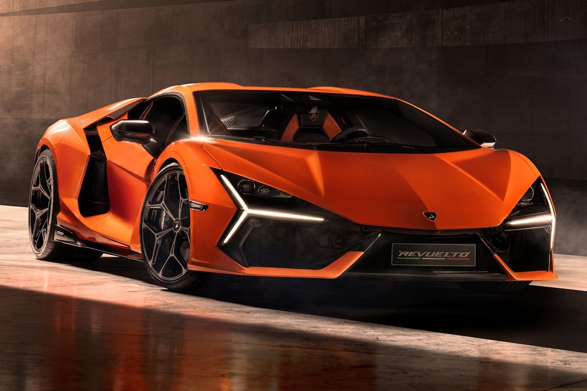 Lamborghini Revuelto de 1.015 cv é o primeiro híbrido plug-in da marca