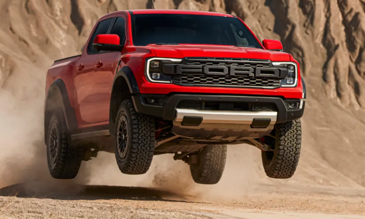 Ford Ranger Raptor chega ao Brasil em 2024 com 400 cv e visual esportivo