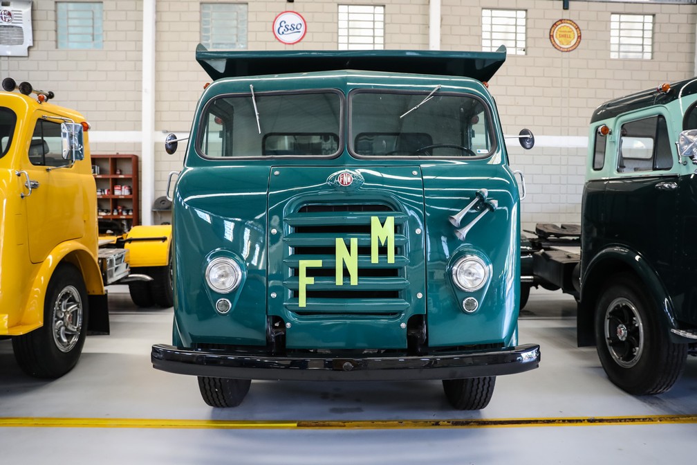 Caminhões Fenemê: colecionador mostra dezenas de FNM que restaurou no ...