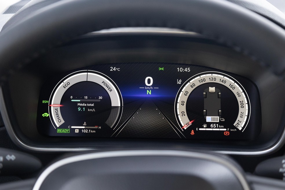 Teste: Toyota Corolla Cross 2025 muda para tentar superar SUVs chineses