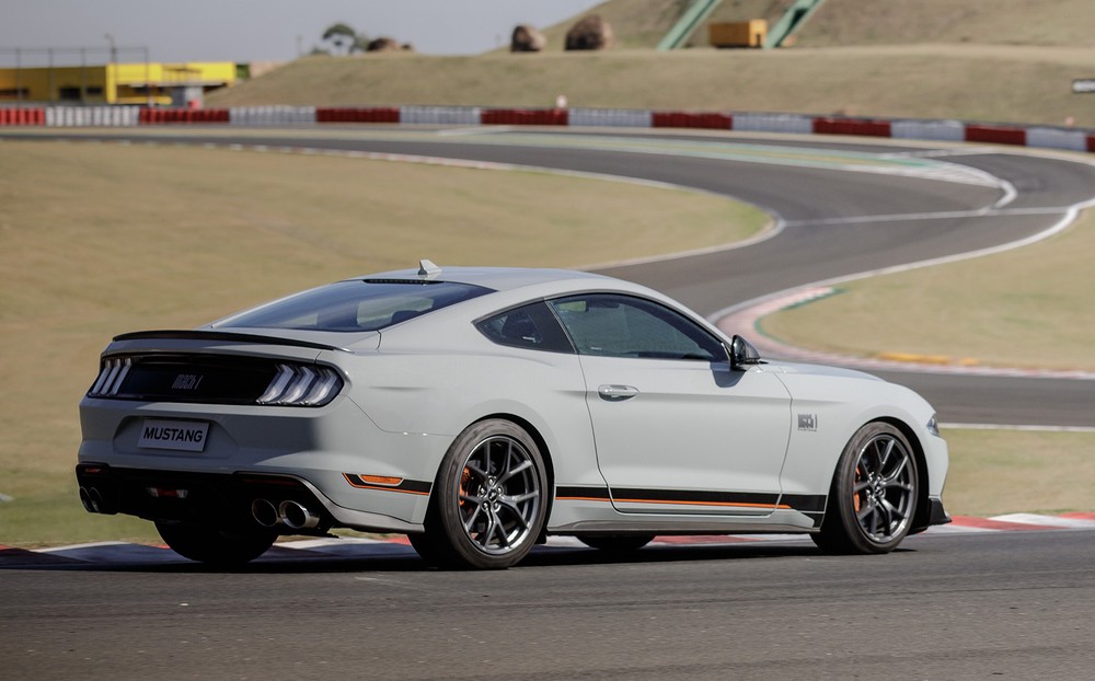 Andamos no Ford Mustang Mach 1, um V8 5.0 que abusa da potência e da ...