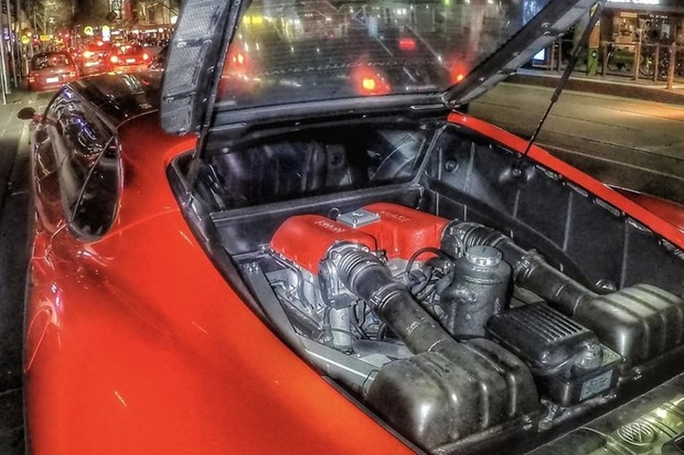 Única no mundo, Ferrari convertida em limousine está à venda por R$ 1,6 ...