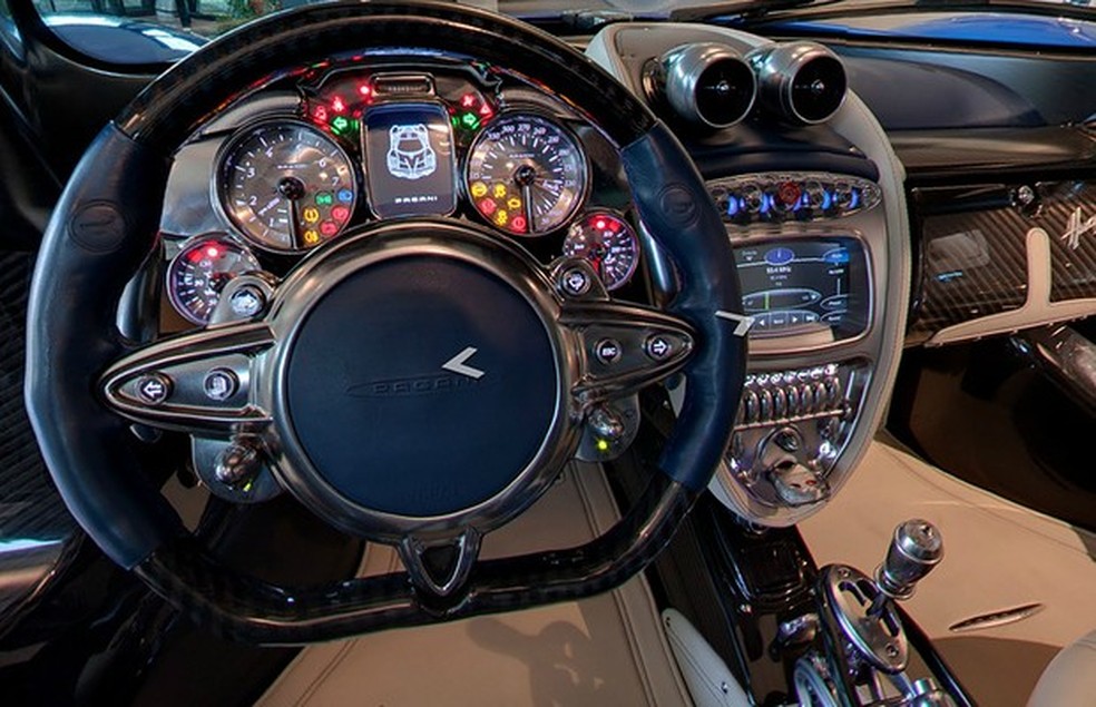 Painel De Instrumentos Pagani Huayra PAGANI UTOPIA TEM MOTOR V 12