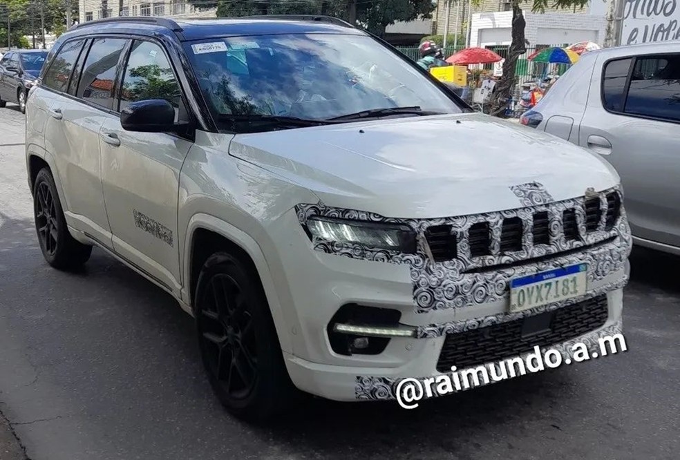 Flagra: Jeep Compass e Commander revelam detalhes de nova versão esportiva