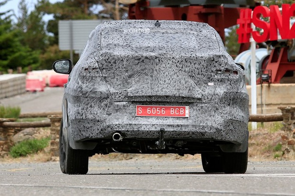 Flagra: como é o Captur cupê que a Renault pretende fazer no Brasil