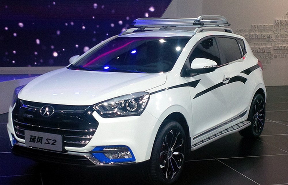 JAC mostra compacto aventureiro T3 em Xangai