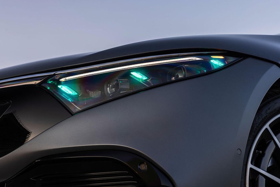 China rouba protagonismo em carros autônomos e essa luz azul é a prova
