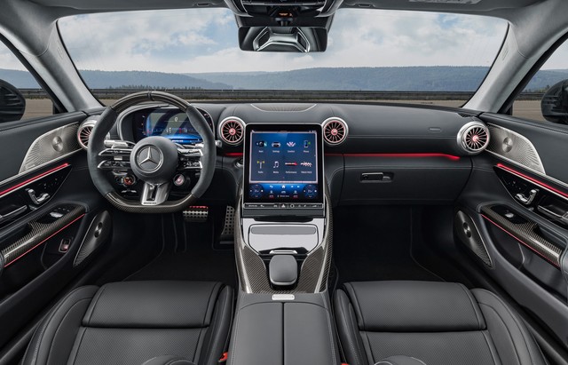 Carro de família? Novo Mercedes-AMG GT agora tem bancos traseiros e ...