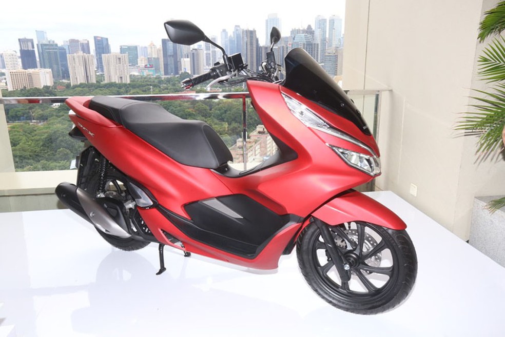 Honda PCX ganha novo visual e tem opção com ABS na Ásia