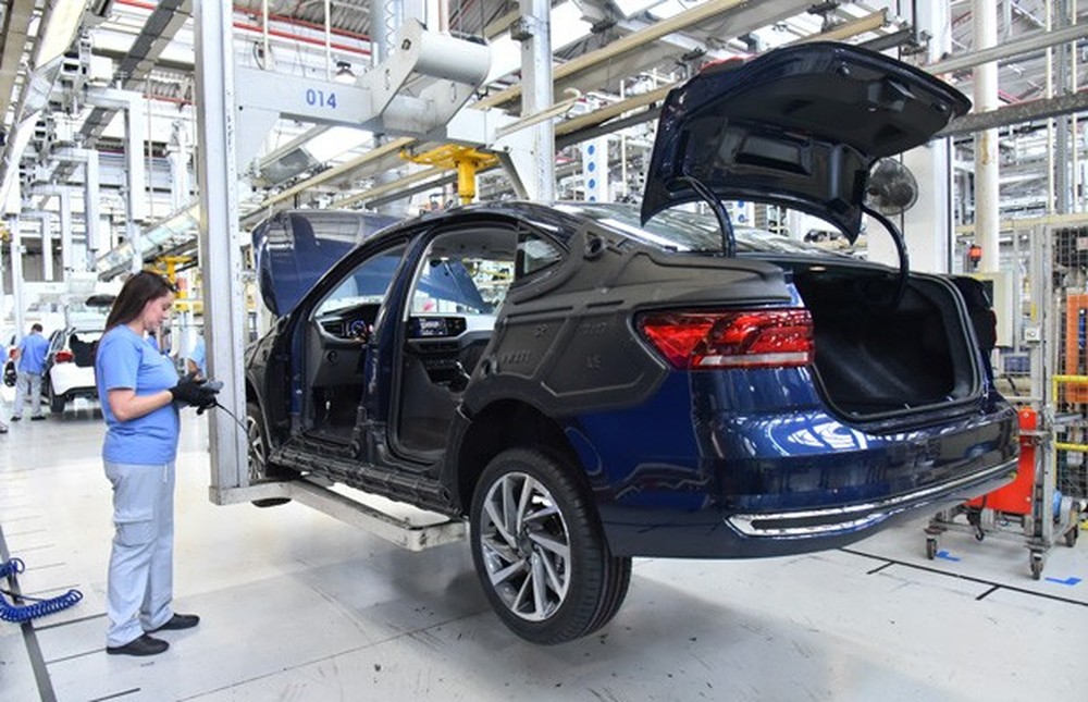 Volkswagen volta a trabalhar com três turnos na fábrica Anchieta