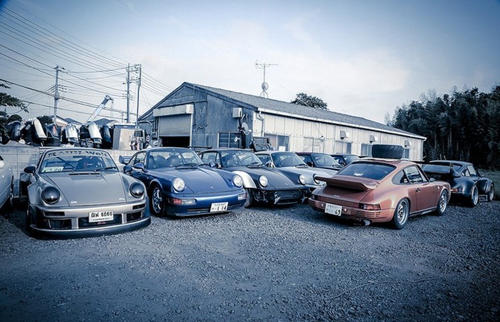 O mundo em estado bruto: conheça a oficina de Porsche de Akira Nakai