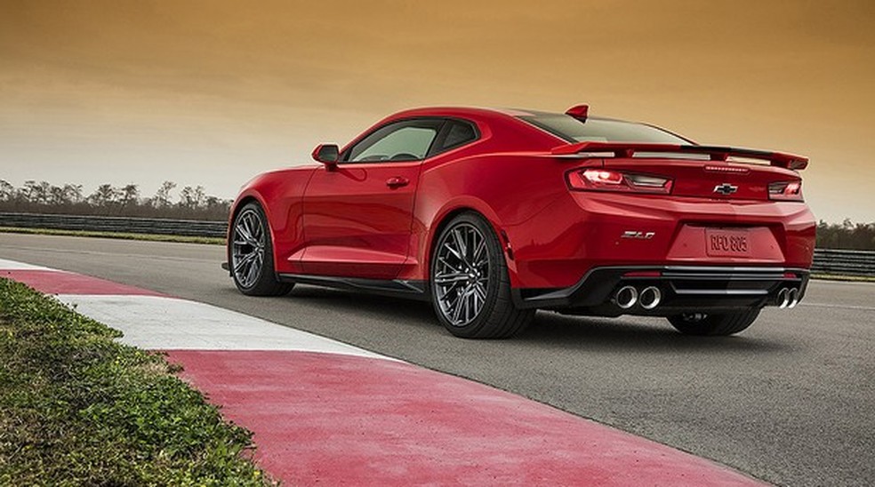 Chevrolet Camaro ZL1 chega à linha 2017 com 648 cv