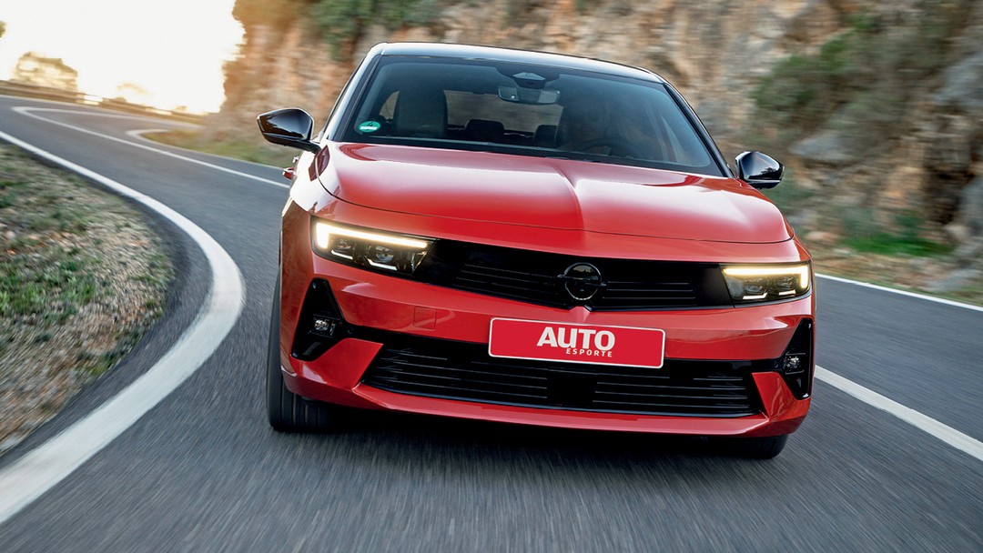 Autoesporte Carros: Astra Hatch