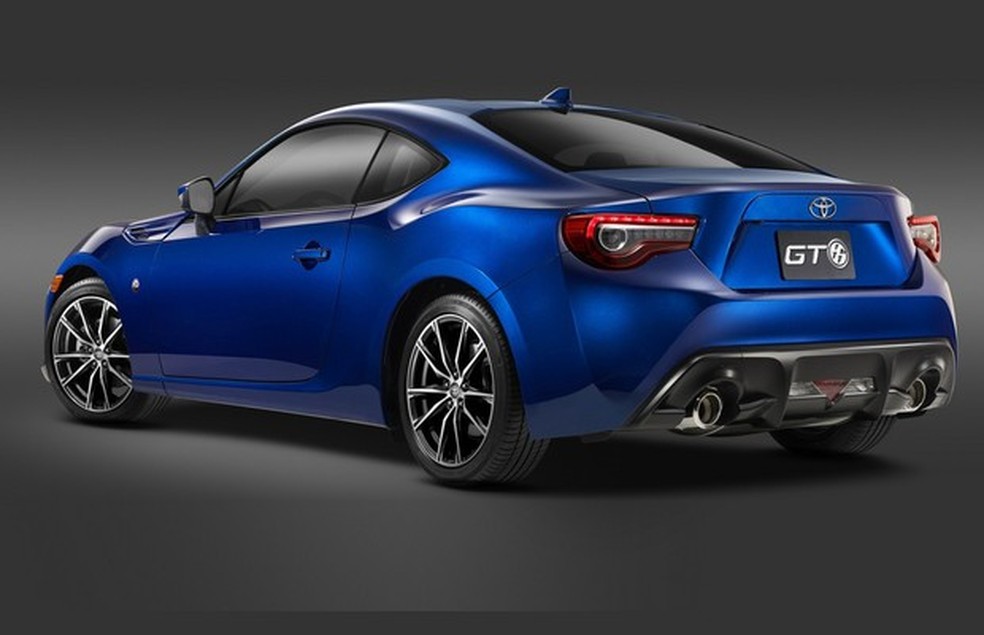 Toyota apresenta GT86 reestilizado