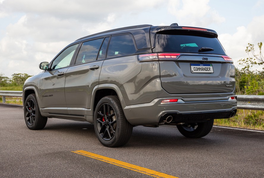 Jeep Commander 2025 está até R$ 40 mil mais barato: preços e equipamentos