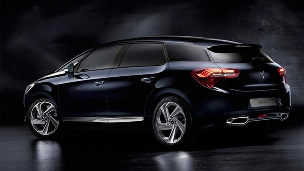 DS5 ganha leve facelift para Salão de Genebra