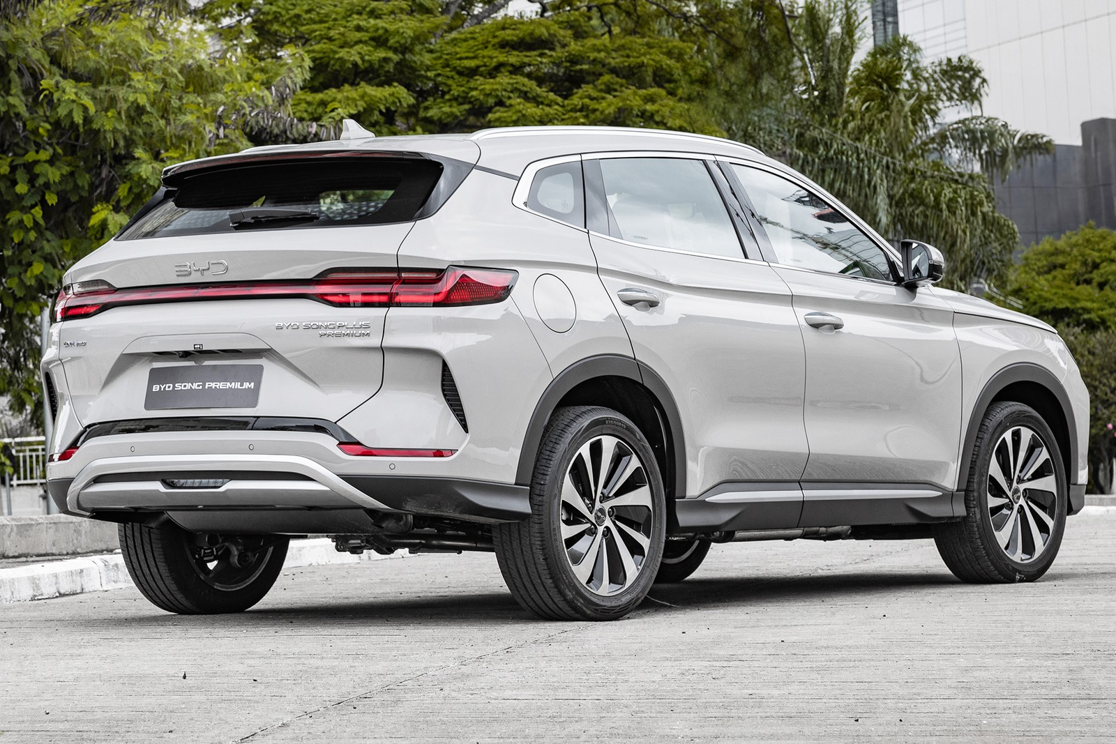 BYD Song Plus Premium é lançado com 324 cv por R$ 300 mil