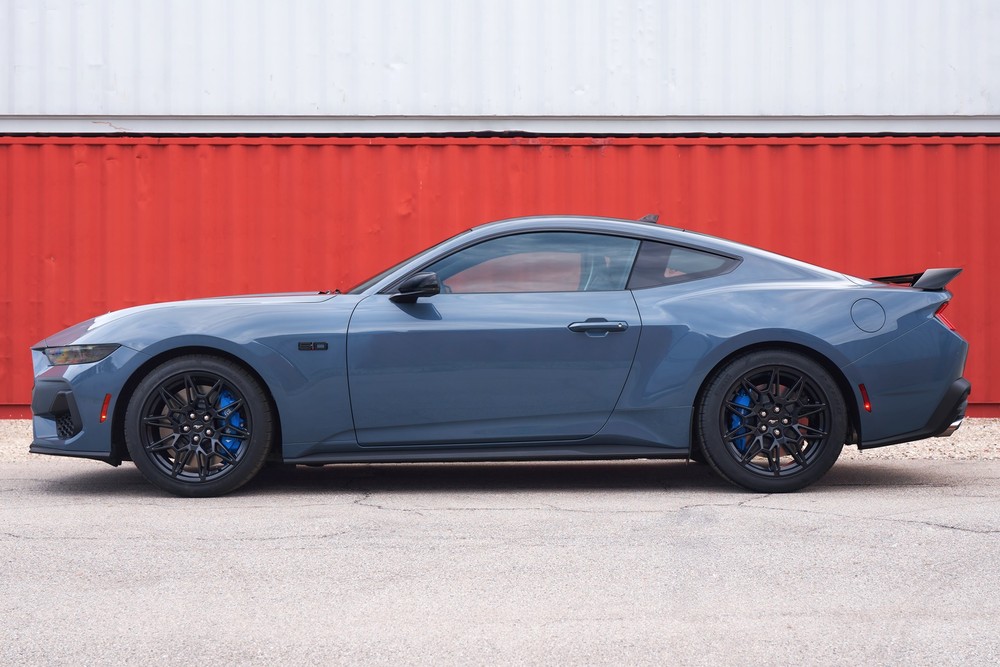 Ford Mustang chega à sétima geração mais digital e passa longe da ...