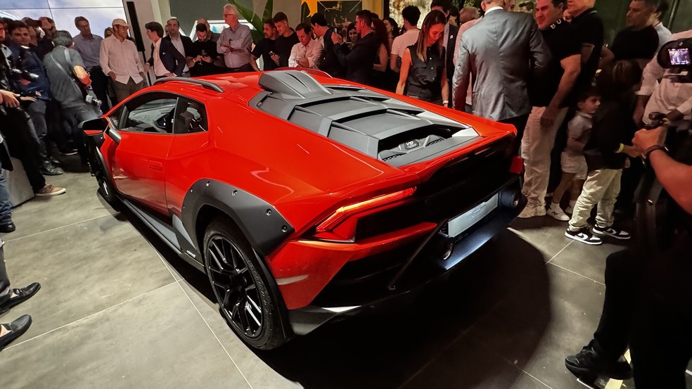 Lamborghini Sterrato tem só 3 unidades no Brasil; veja quanto custa