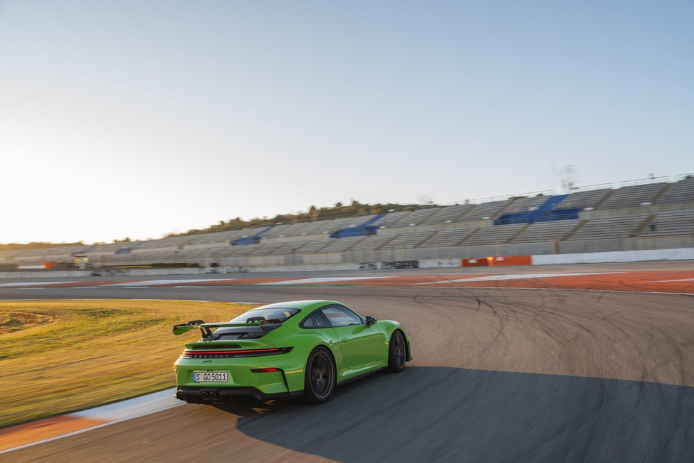 Teste: Porsche 911 GT3 Touring é versão 'comum' que impressiona nas ruas