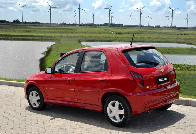 Chevrolet Celta 2012 a 2015: versões, preços, equipamentos e ficha técnica