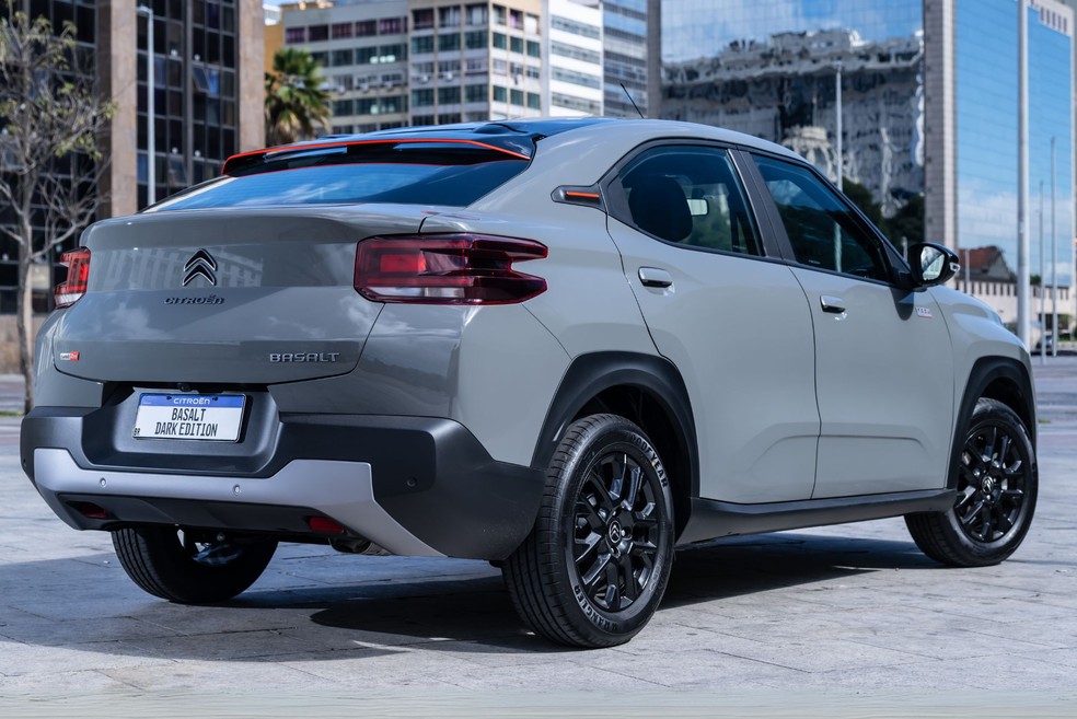 Teste: Citroën Basalt Dark Edition é SUV completão com preço de básico