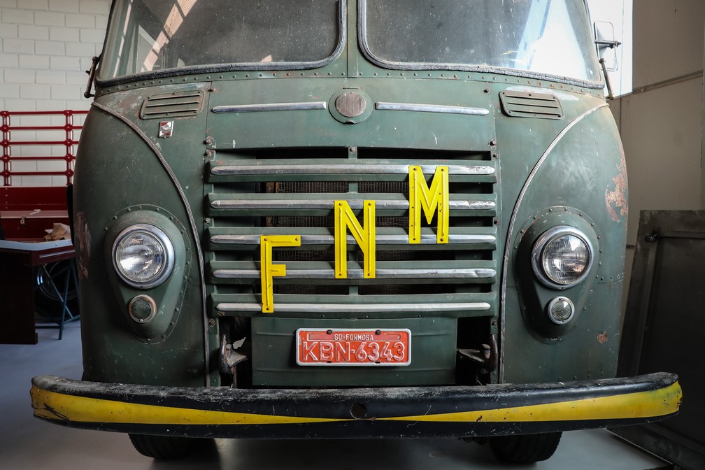 Caminhões Fenemê: colecionador mostra dezenas de FNM que restaurou no ...