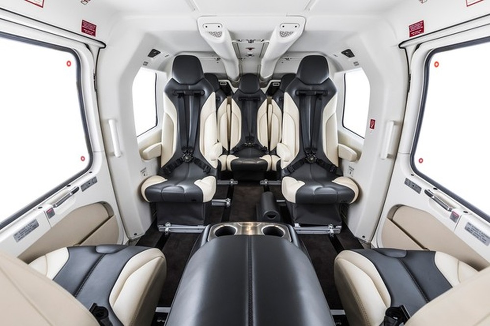 Como é voar em um helicóptero que pode ter interior da Mercedes-Benz