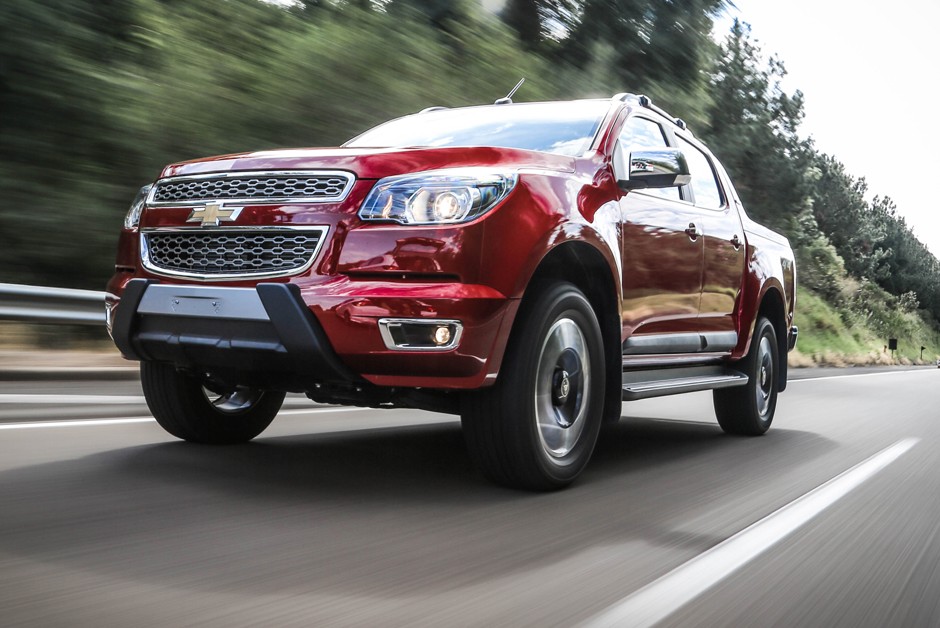Chevrolet S10 ganha linha 2016 com novas versões