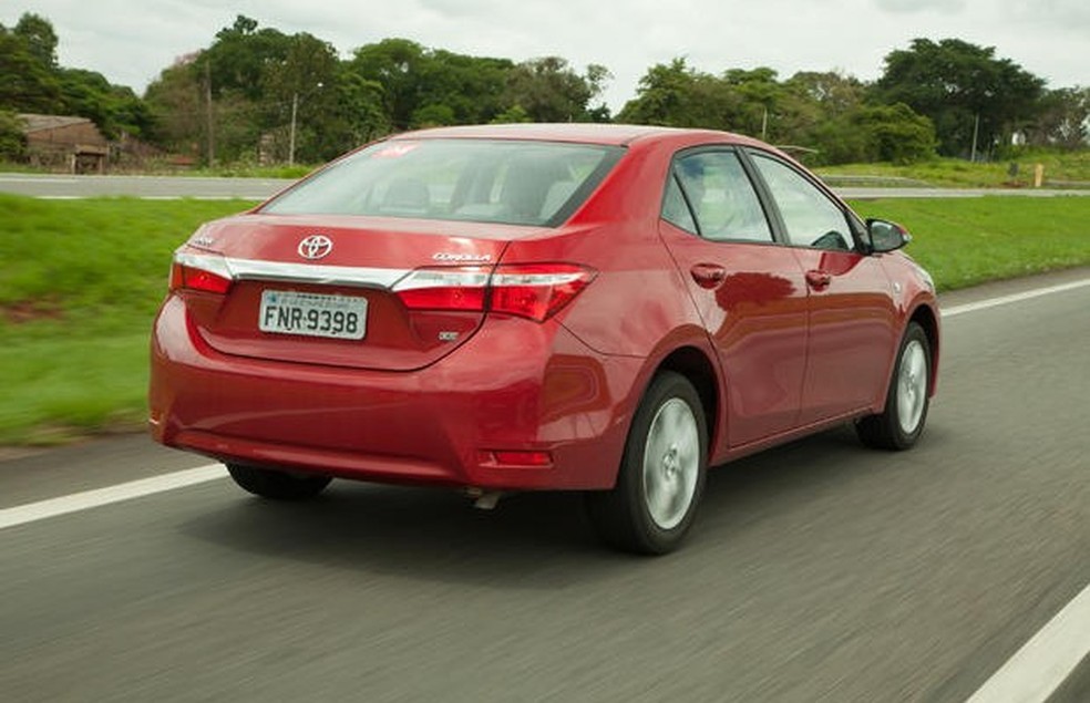 Toyota Corolla básico perderá rodas de liga-leve e sistema de som