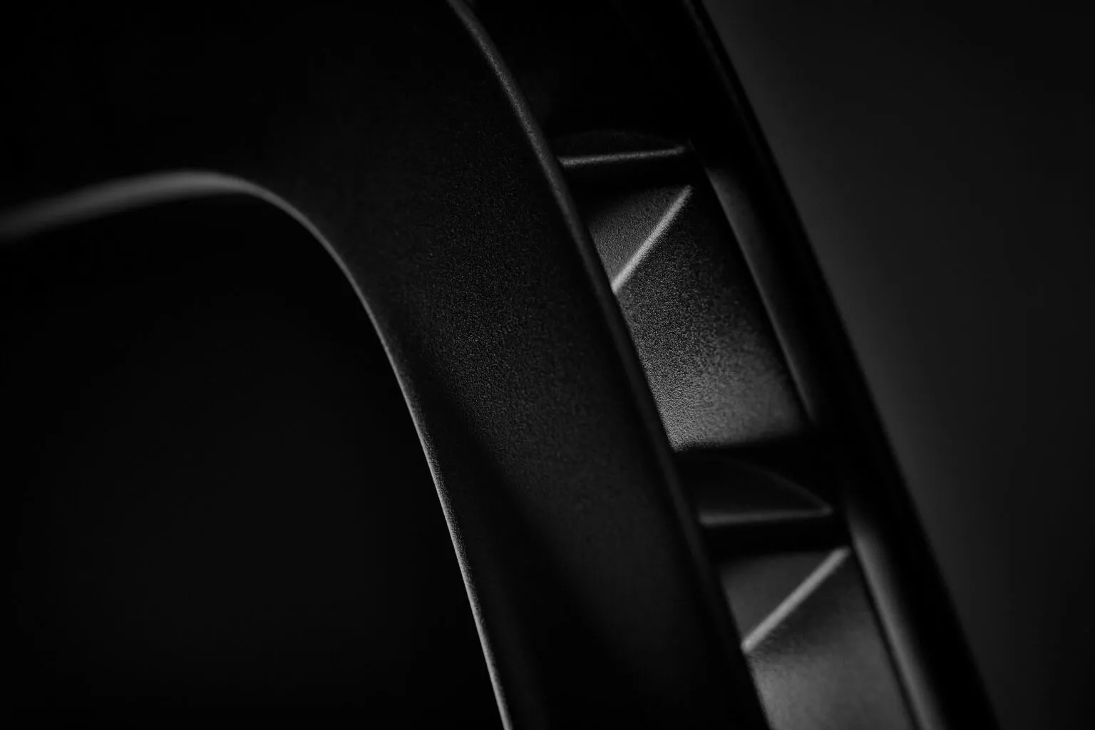 Novo Jeep Compass terá até versão elétrica; produção começa em 2025
