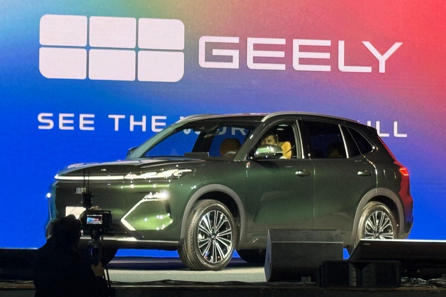 Geely EX5 híbrido tem produção confirmada no Brasil na fábrica da Renault