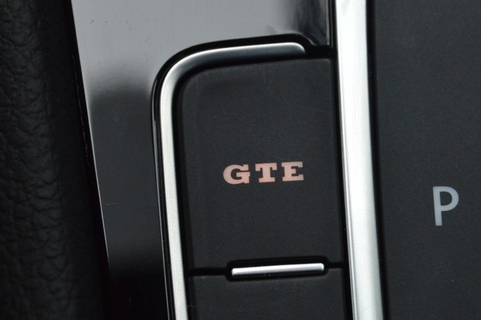 Teste: Volkswagen Golf GTE elétrico tem autonomia e preço de picape diesel