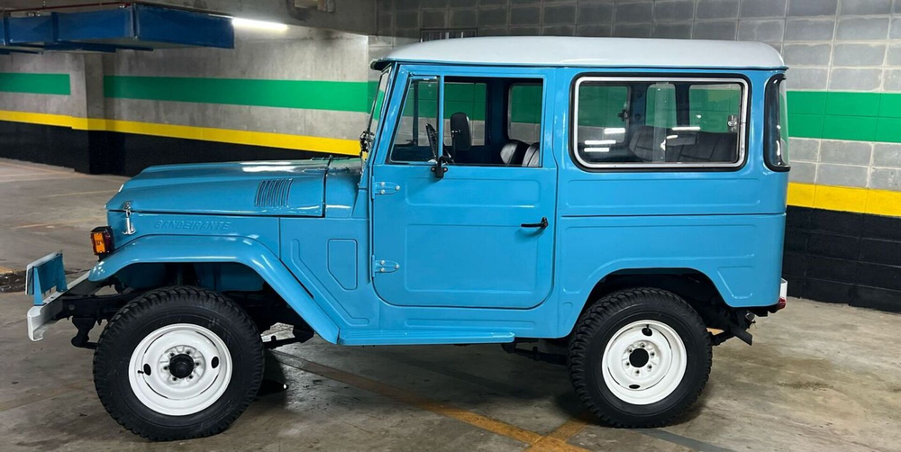 Achado usado: Toyota Bandeirante 1978 trabalhou duro e tem preço de Corolla