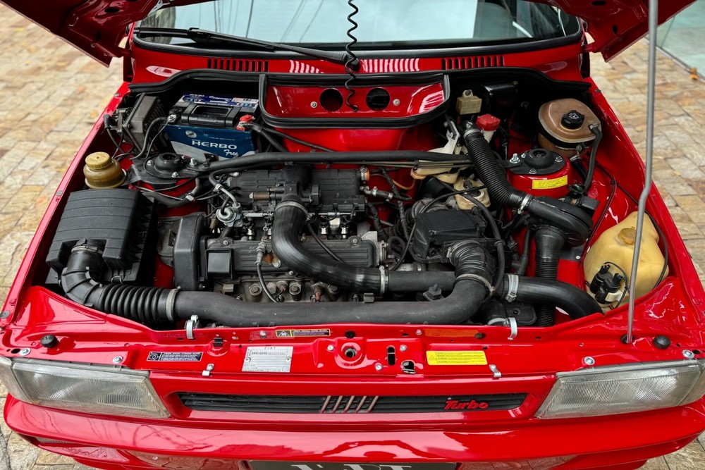 Achado usado: Fiat Uno Turbo, o primeiro carro turbinado feito no Brasil