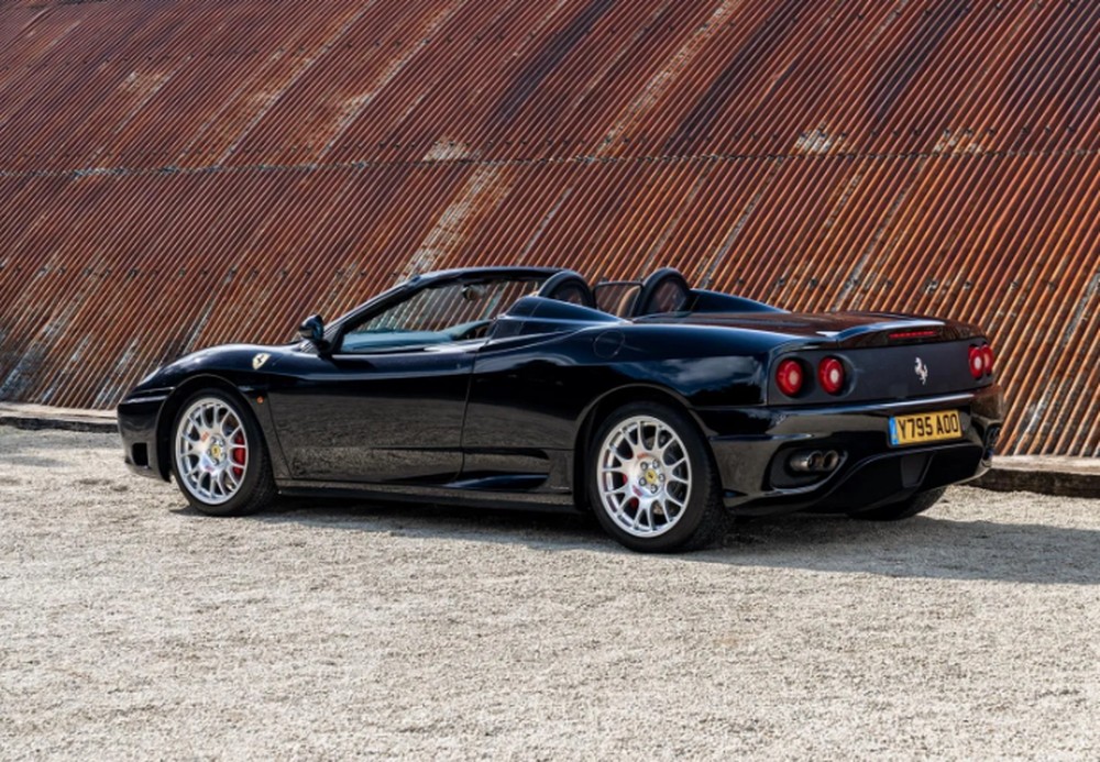 Ferrari de Beckham dos tempos de Manchester United está à venda e preço ...