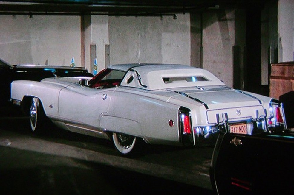 Relembre os carros e perseguições da vida do 007 Roger Moore