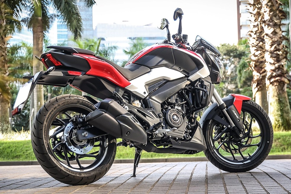 Bajaj Dominar 250: preços, versões, equipamentos e custos de manutenção