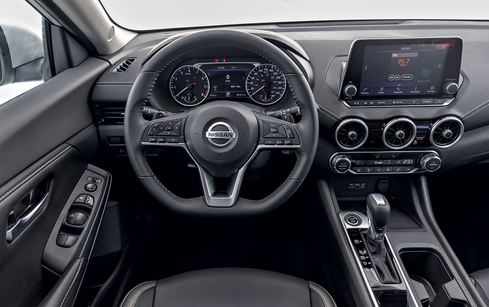 Novo Nissan Sentra consegue desbancar o Toyota Corolla e ser ...