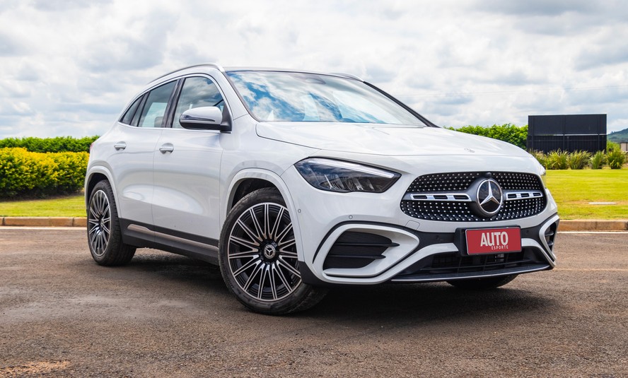 Teste: Novo Mercedes-Benz GLA 200 tem apelo contra BMW X1 e Audi Q3?
