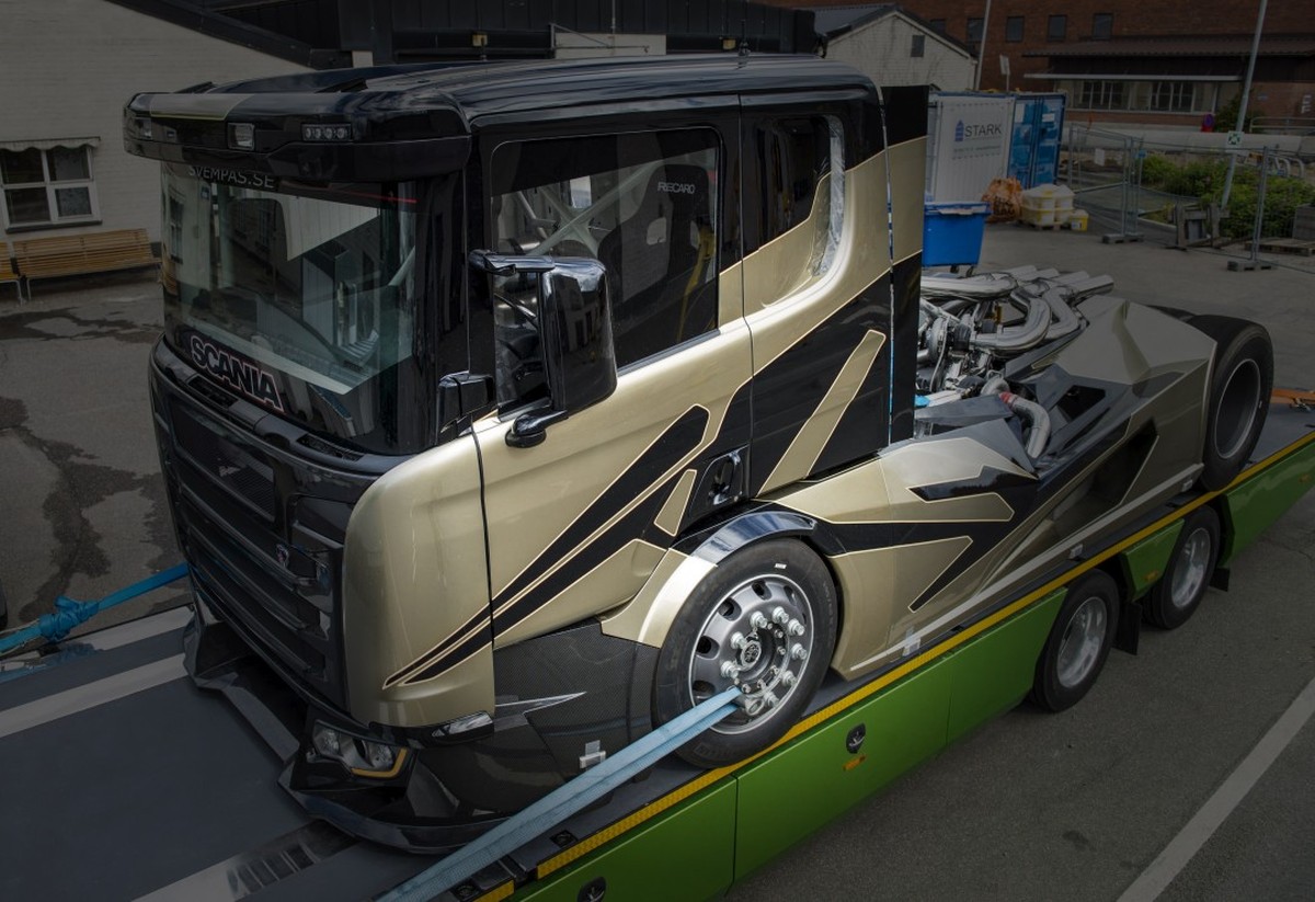 Empresa sueca cria caminhão Scania mais rápido que carro esportivo alemão