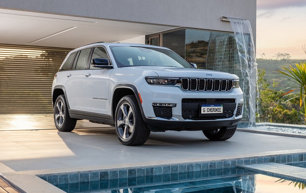Jeep Grand Cherokee volta ao Brasil e faz quase 20 km/l para brigar com ...