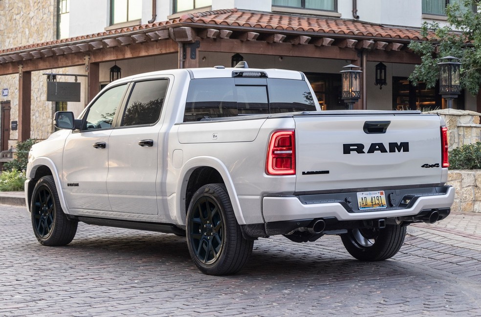 Vídeo: nova Ram 1500 tem 426 cv e preço inicial de R$ 540.990. Vale?