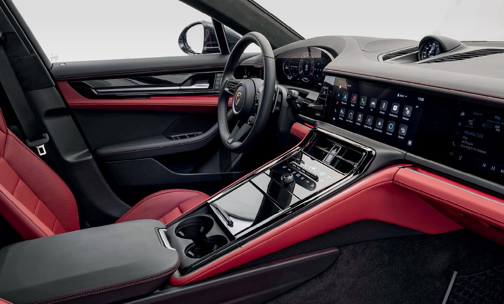 Teste: novo Porsche Panamera tem suspensão que prevê os buracos do caminho