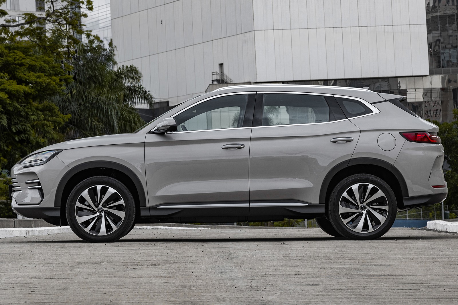 BYD Song Plus Premium é lançado com 324 cv por R$ 300 mil