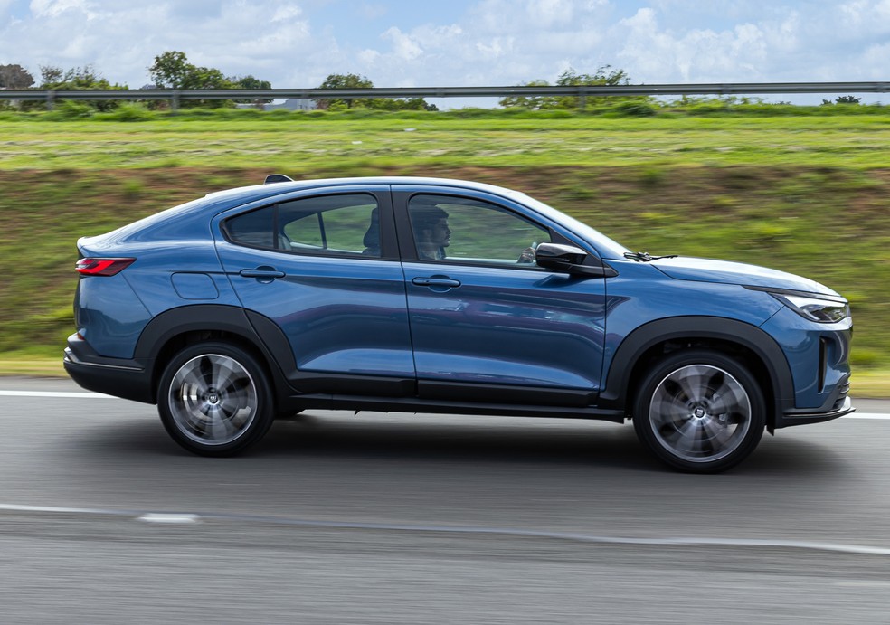 Fiat Pulse e Fastback híbridos superam 17 km/l em teste de consumo