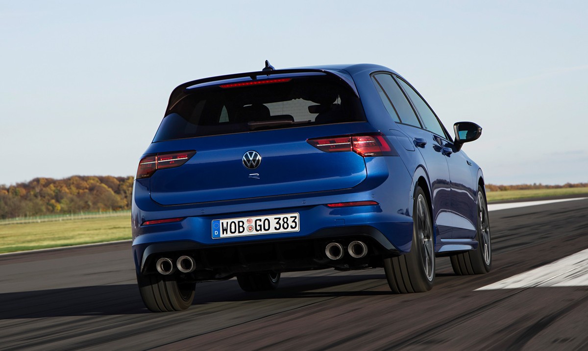 Volkswagen Golf R, de 320 cv, está à venda no Brasil com preço de Porsche