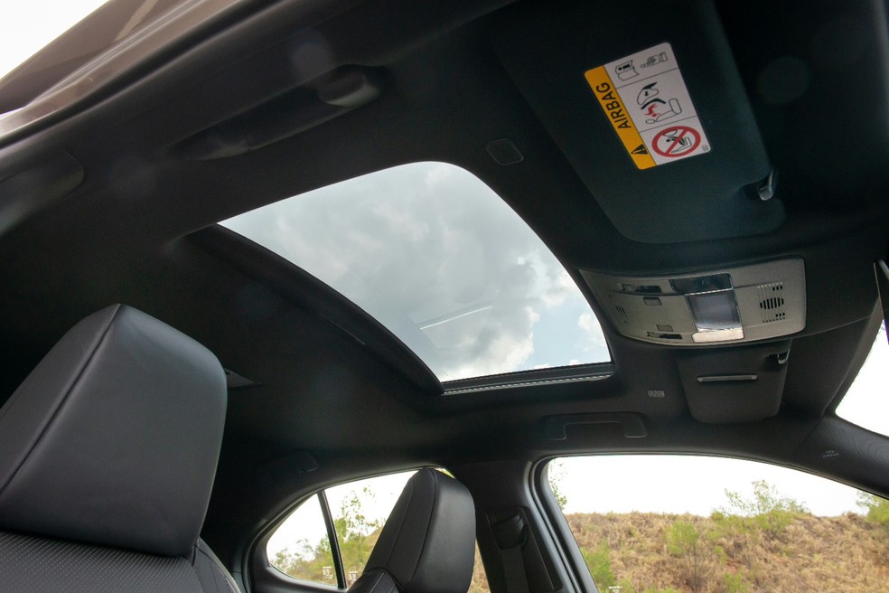 Teste: Lexus UX 300h troca de motor para tentar sair da sombra do BMW X1