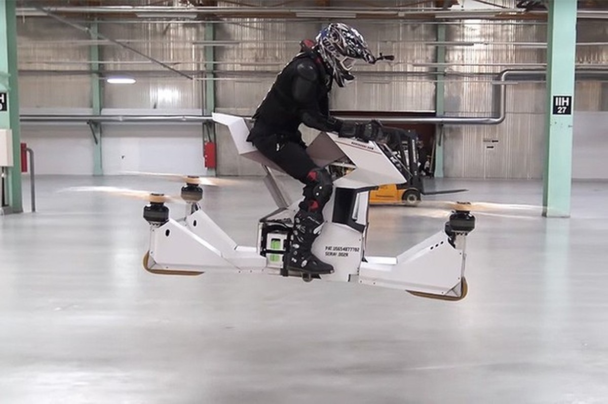 Empresa russa cria moto voadora com tecnologia de drone